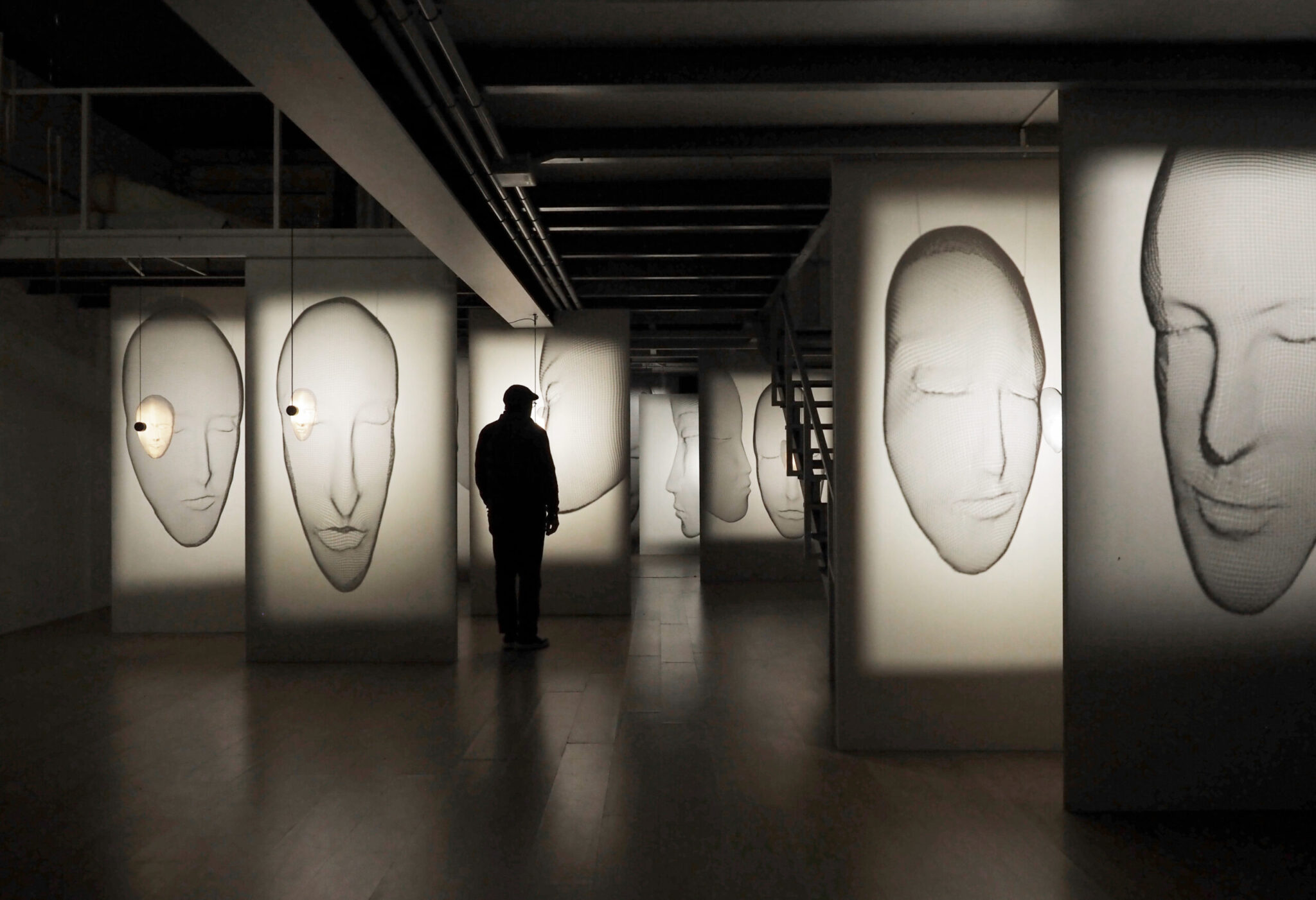 Human Chandelier – Arturo Álvarez Artwork